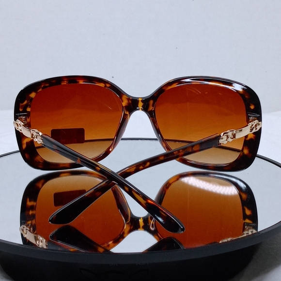 Accessories | Tortoise Shell Fashion Sunglasses | Poshmark